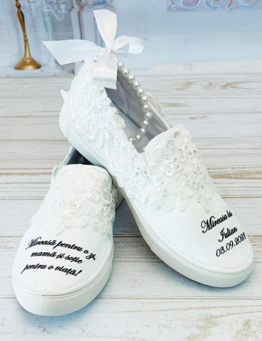 Tenisi de nunta mireasa